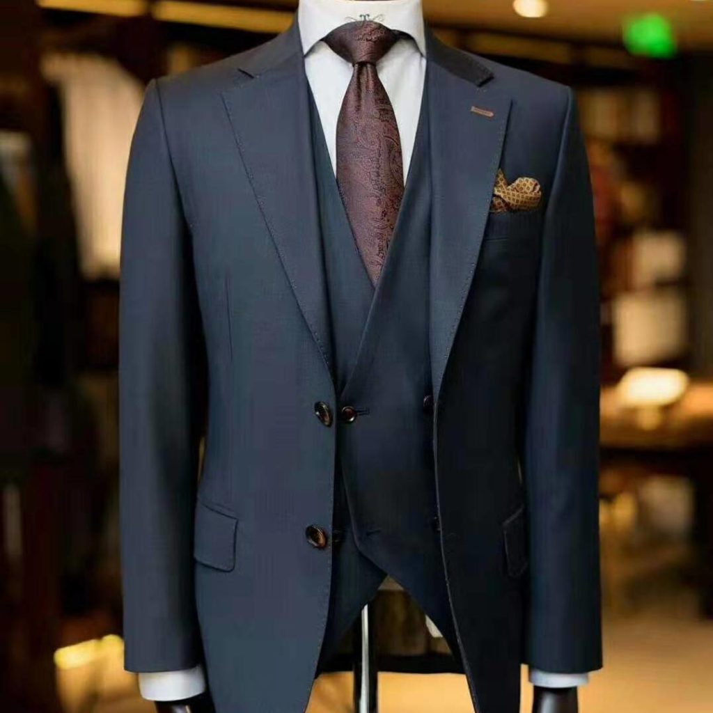 Custom Suit – Bespoke